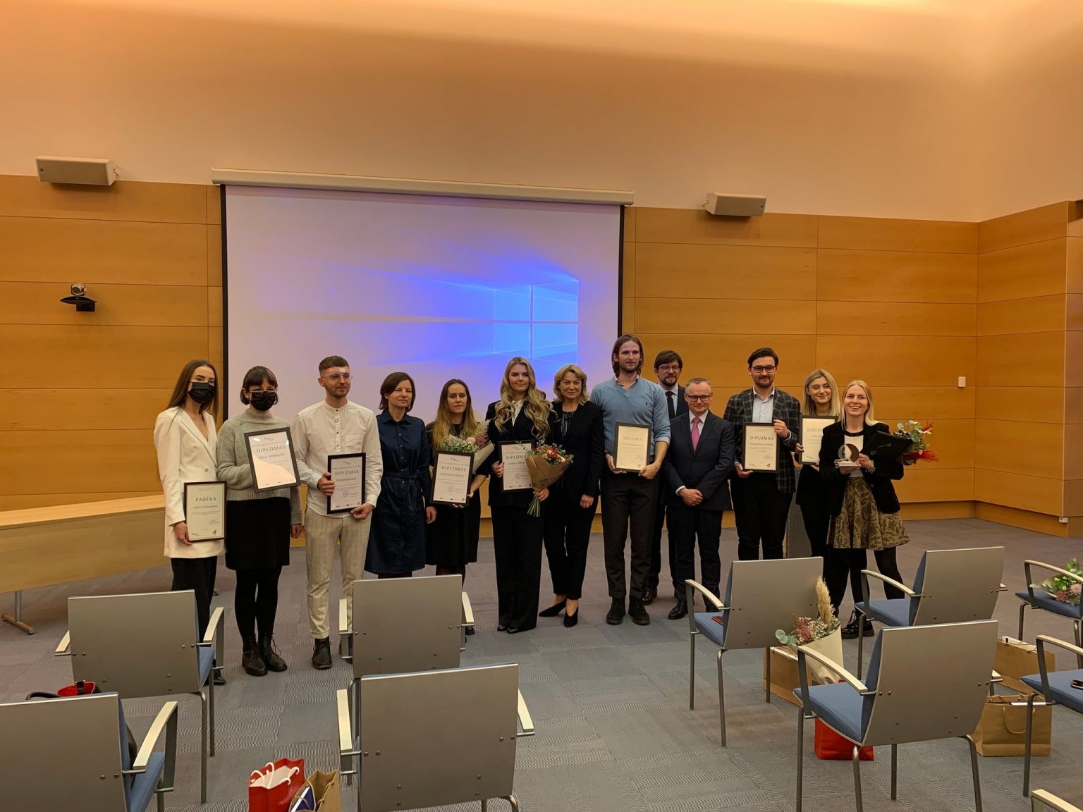 VU TF absolventas apdovanotas Užsienio reikalų ministerijoje | Vilniaus ...