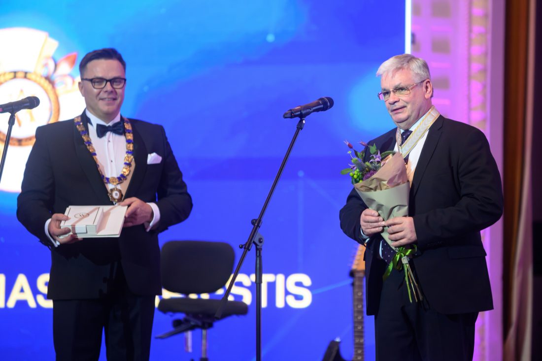 Lietuvos advokatūros Garbės ženklu apdovanotas profesorius dr. Jonas ...